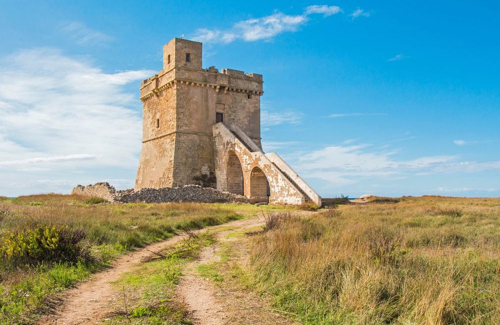 Torre Squillace, alla scoperta di una delle più antiche torri costiere ...